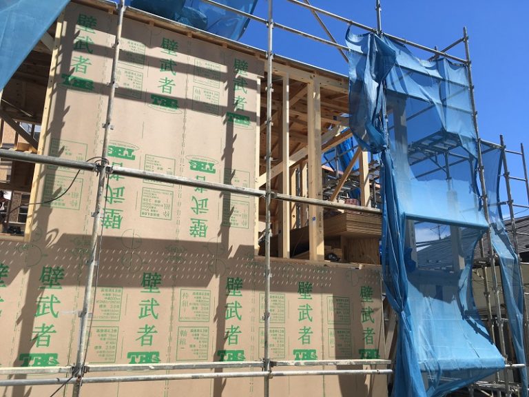 長尺構造用パーティクルボード耐力面材 「壁武者」｜話題の新商品｜建設資材ポータルサイト けんせつPlaza